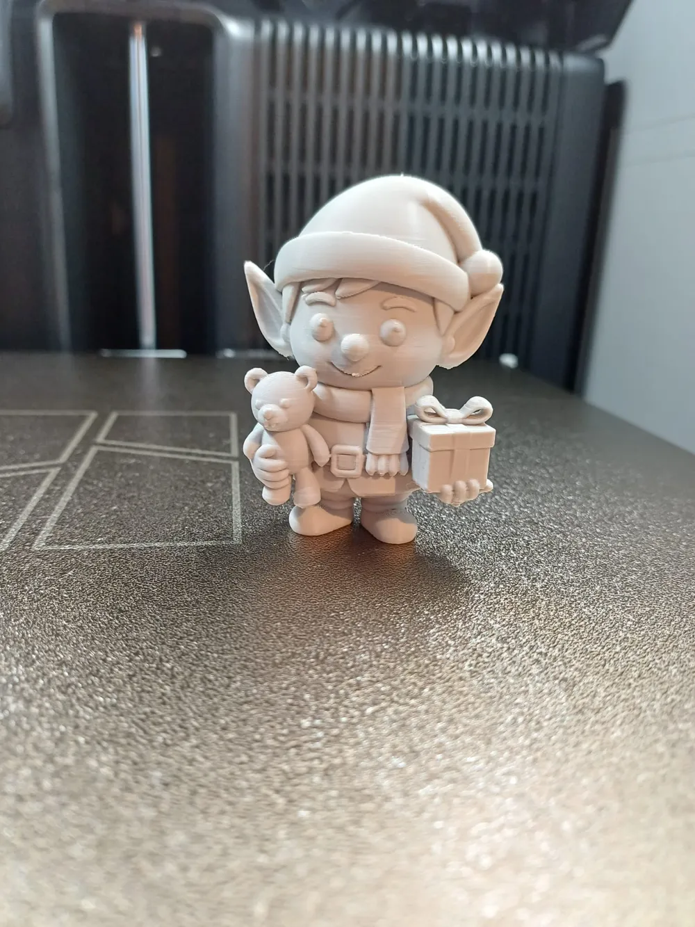Eli the Gift-Giving Elf by 3DGEPRINTNL MakerWorld: Download Free 3D Models