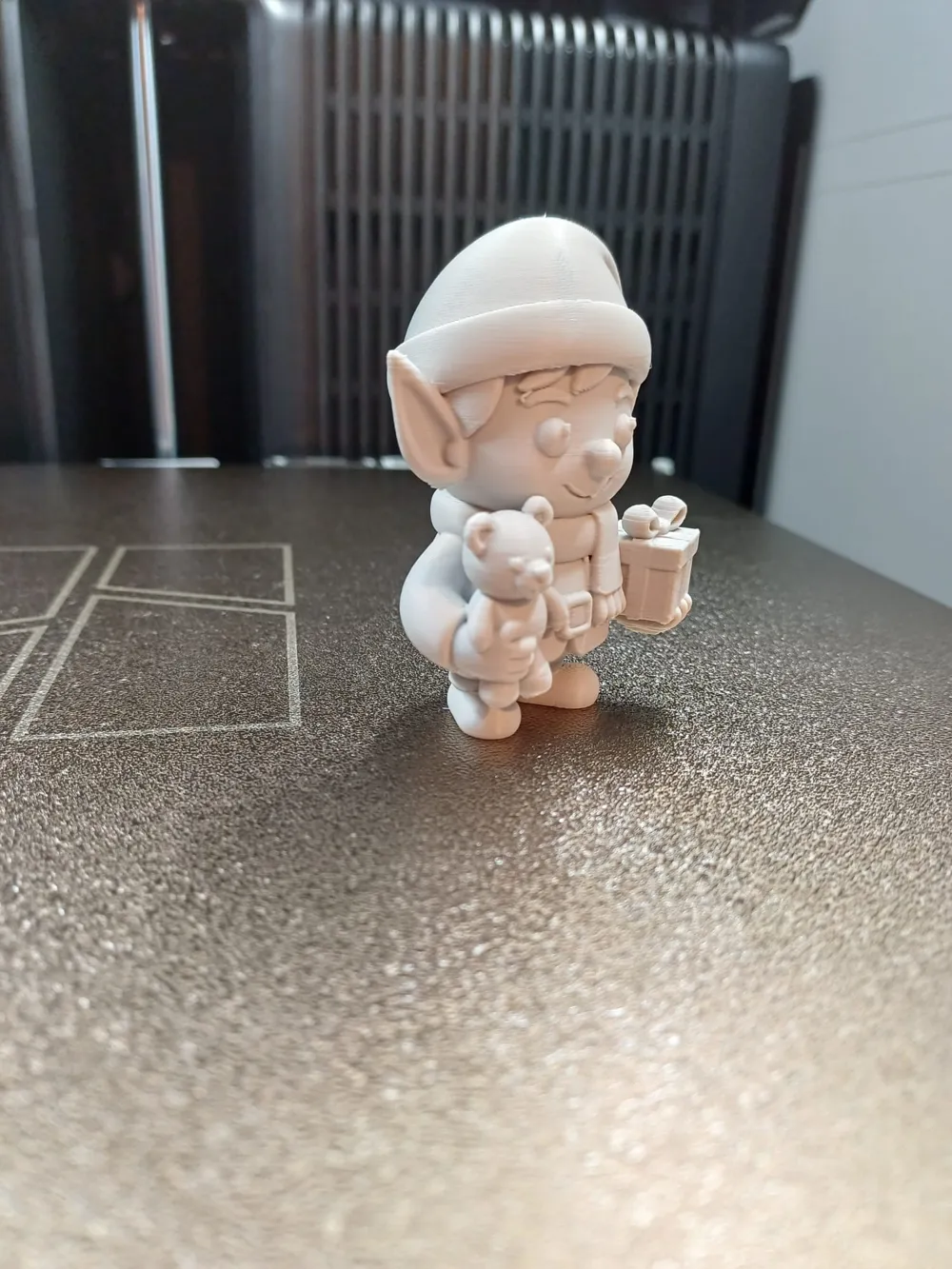 Eli the Gift-Giving Elf by 3DGEPRINTNL MakerWorld: Download Free 3D Models
