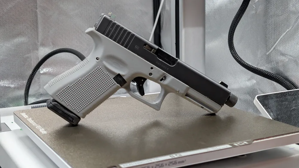Glock 69 枪架（G17 滑轨，G19 长度握把） 来自 deez international developmental ...