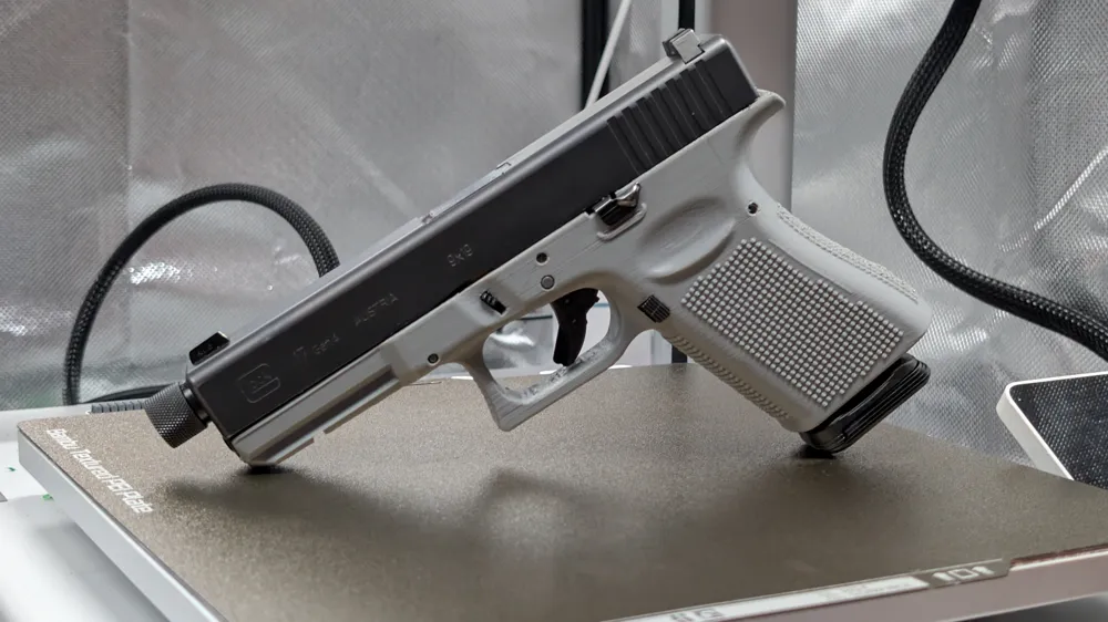 Glock 69 枪架（G17 滑轨，G19 长度握把） 来自 deez international developmental ...