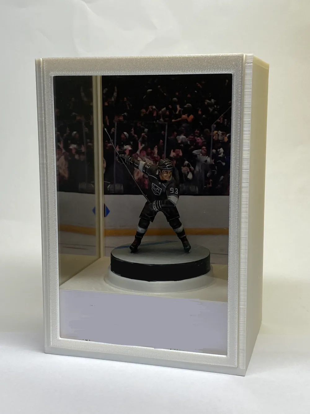 3D printable mini display case with built-in turntable by linton ...