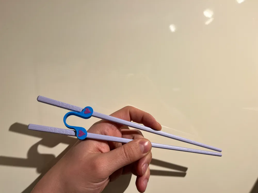 Chopstick Helper - Love Design by Daranto - MakerWorld