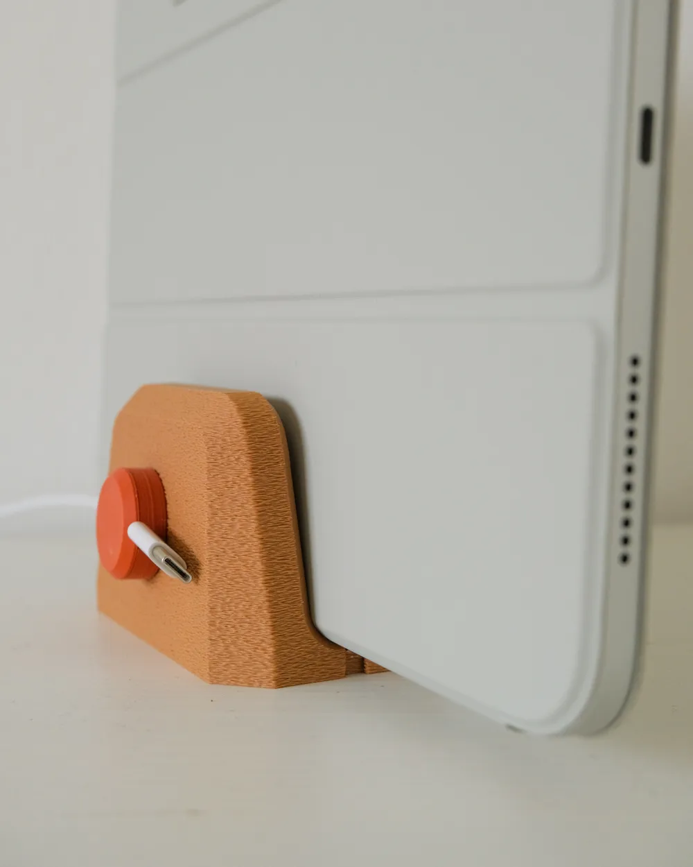 Ipad & laptop adjustable vertical stand by Nik G MakerWorld: Download ...