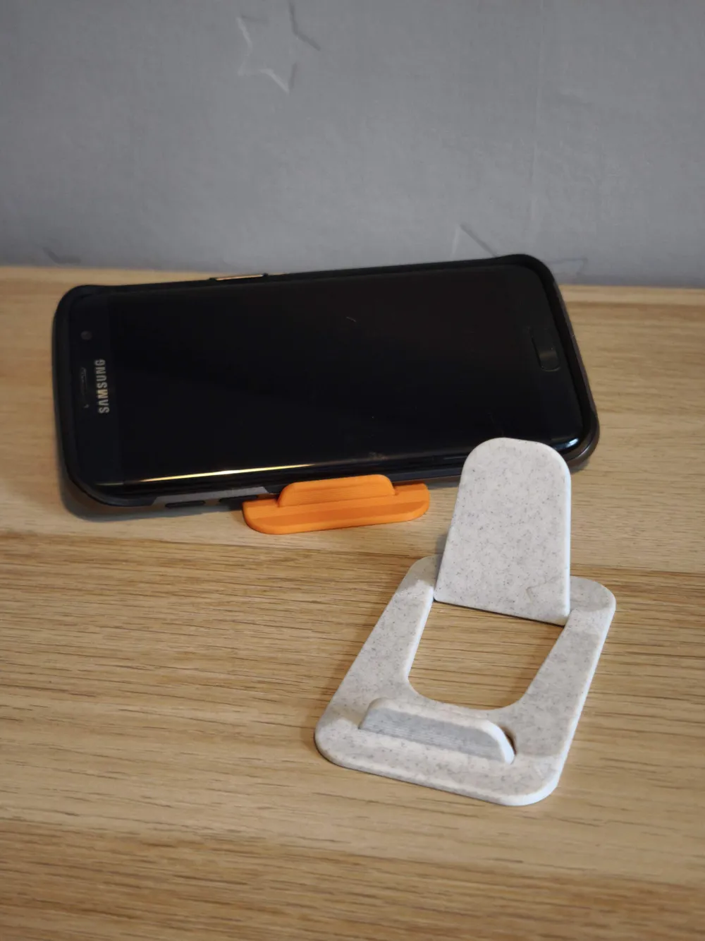 Wallet Phone Stand – Credit Card Size (Fold-Out) - Free 3D Print Model ...