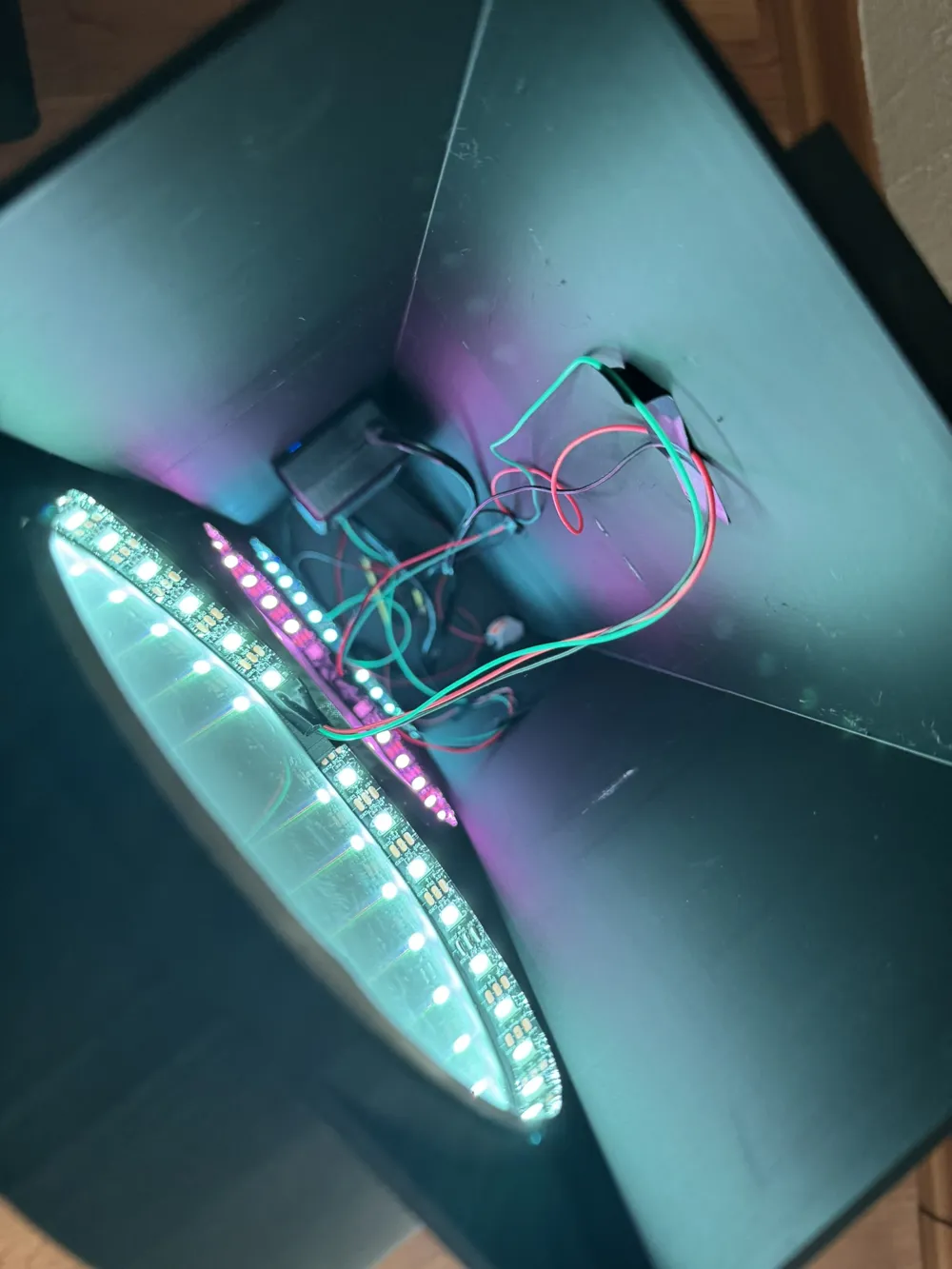 Traffic Light by Louis MakerWorld: Download Free 3D Models