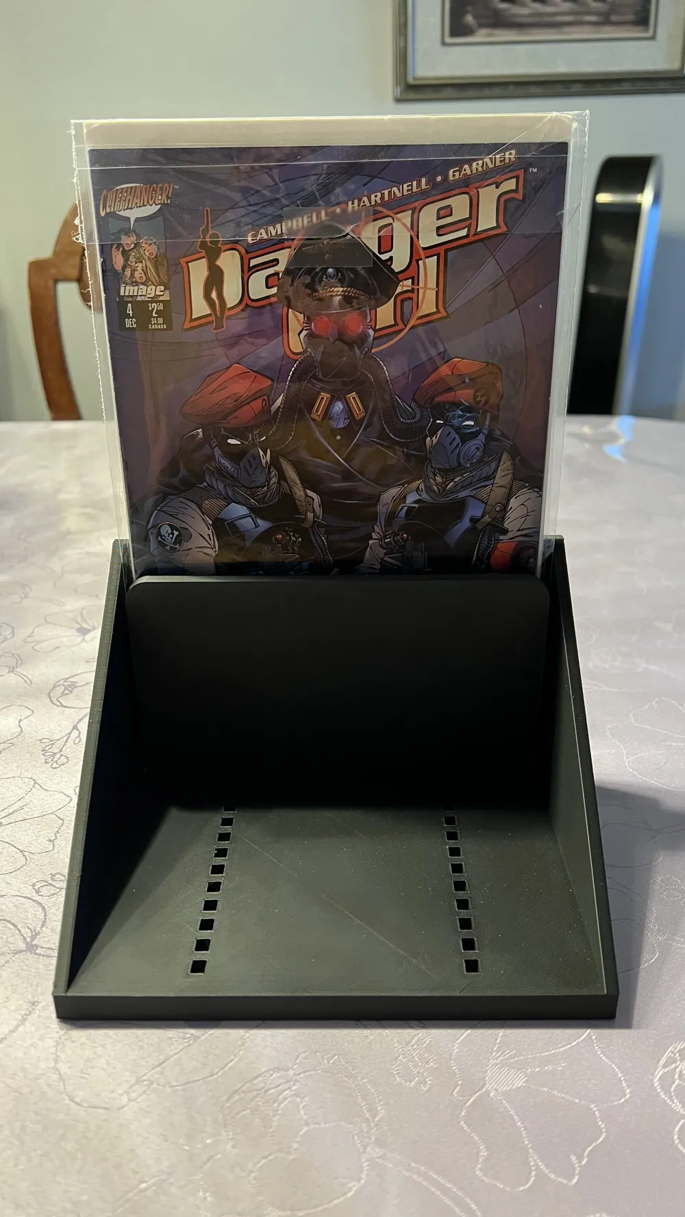 Modular Comic Book Stand by XTP3 MakerWorld: Download Free 3D Models