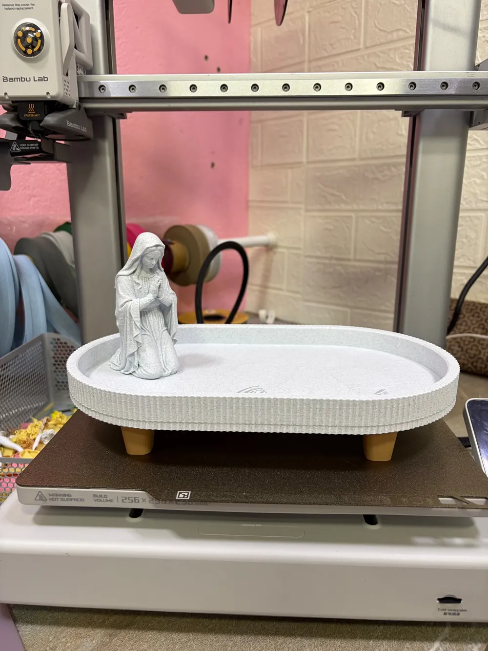 Our Lady Praying Rosary Holder - Free 3D Print Model - MakerWorld