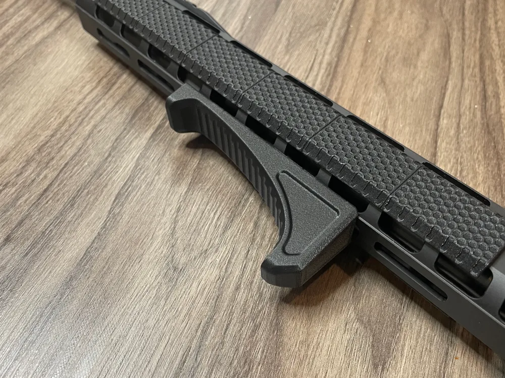 (Snap In) M-LOK Angled Fore Grip V3 by Print Locker MakerWorld ...