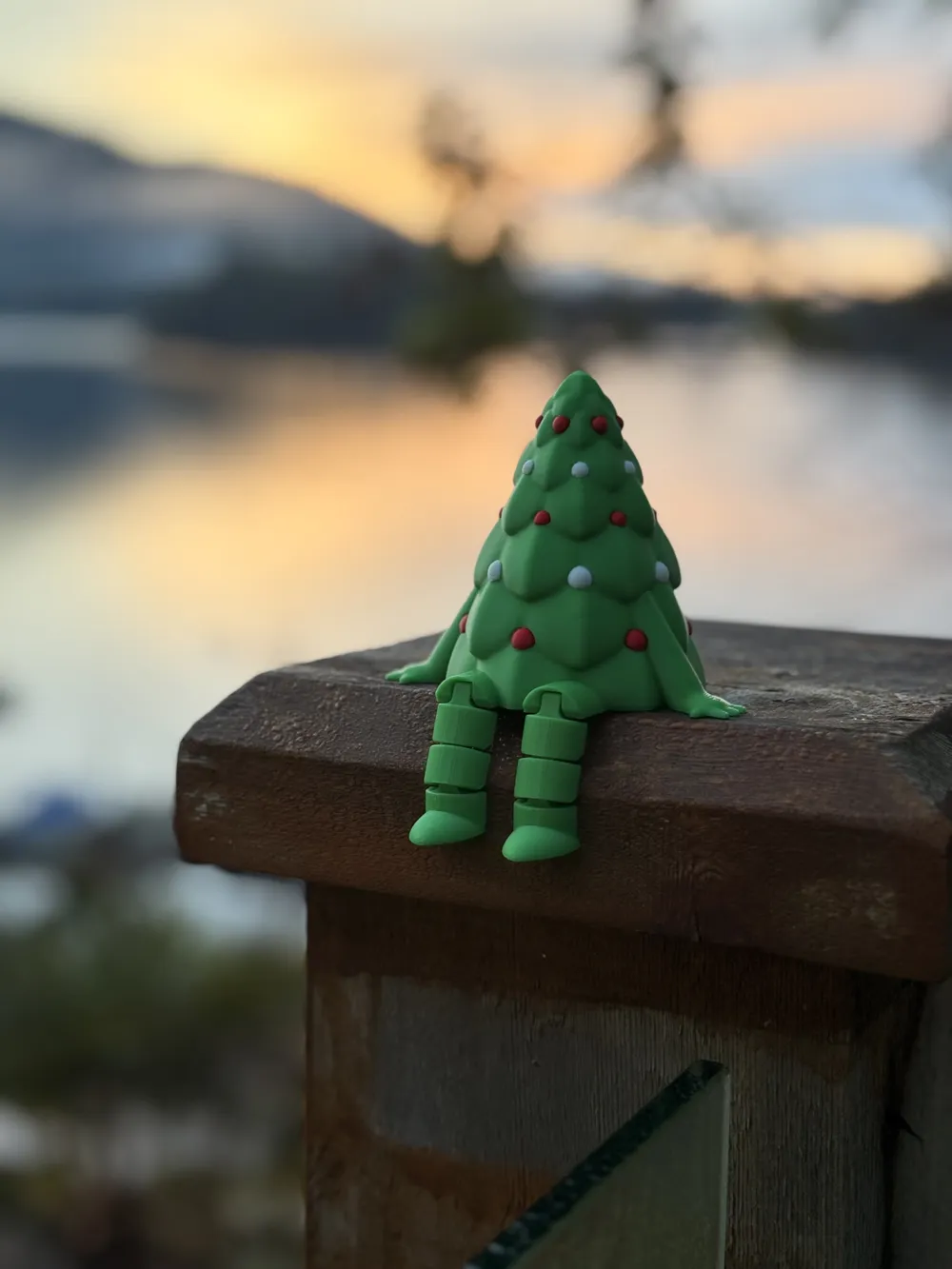 Improved articulating Christmas tree V2 - Free 3D Print Model - MakerWorld