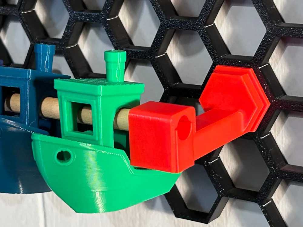 Benchy Hanger for Honeycomb Storage Wall HSW - requires 1/4" (6.4mm ...