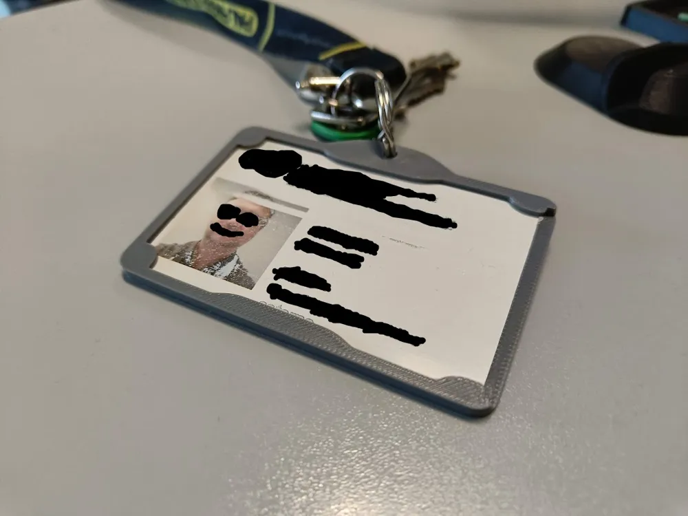 Badge Holder by imovillima MakerWorld: Download Free 3D Models