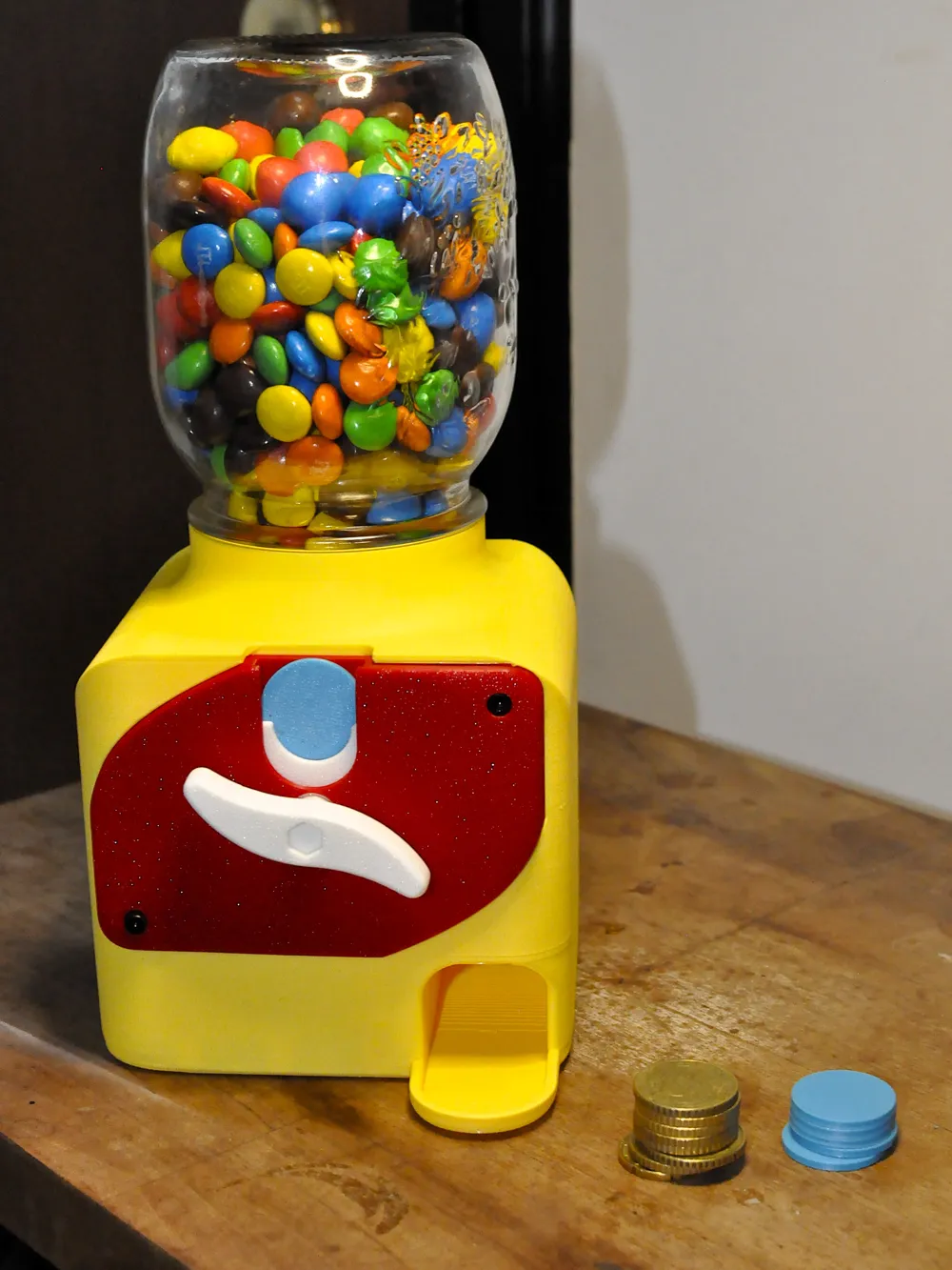 Candy Dispenser – Coin or Token Operated - Free 3D Print Model - MakerWorld