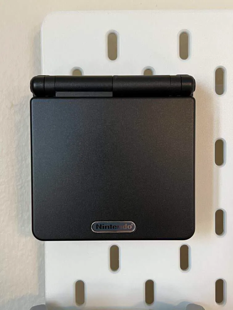 Minimal GBA SP Skadis Holder by jonlebron - MakerWorld