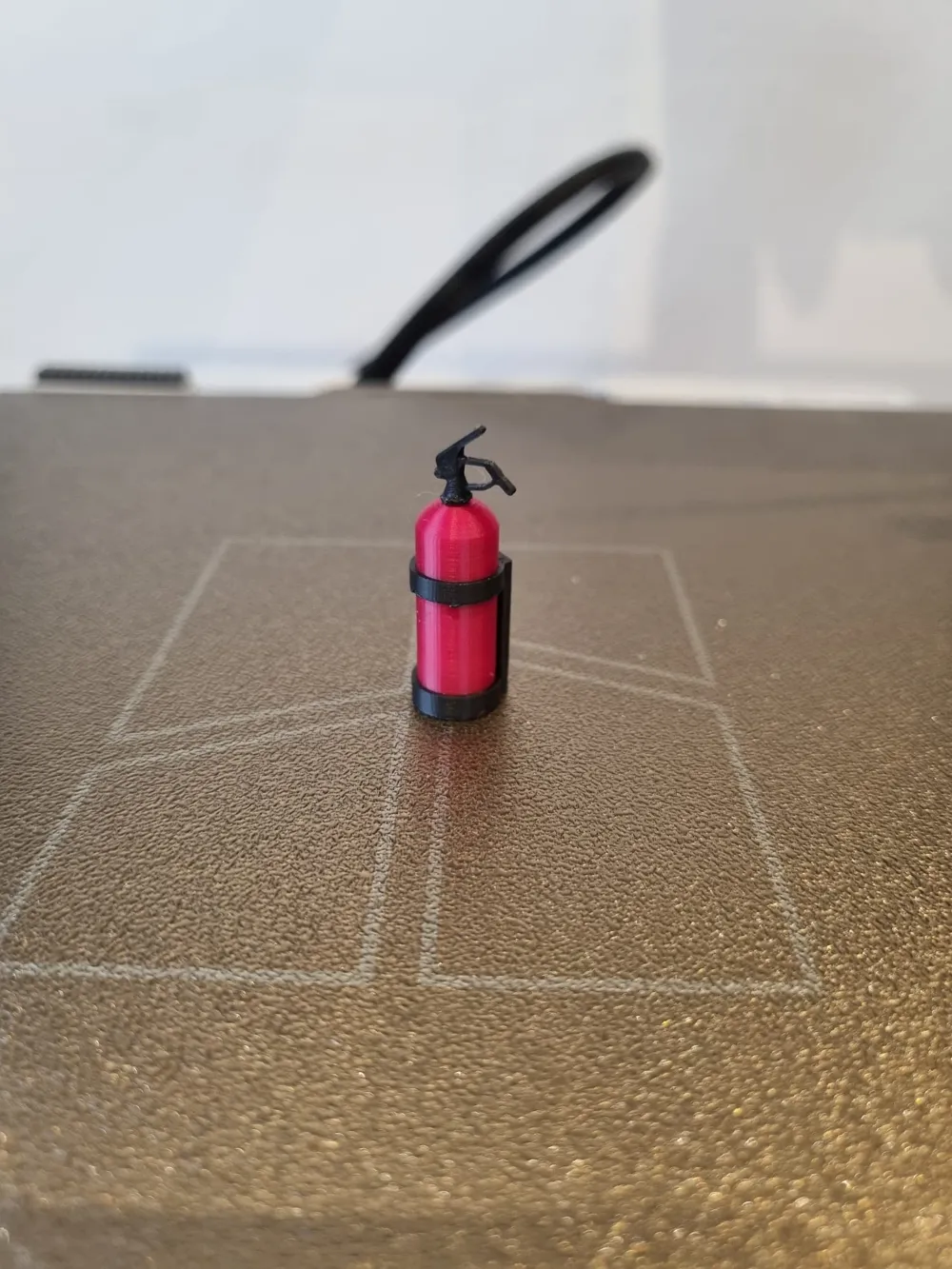 Miniature Fire Extinguisher by Tommaso_Colombi MakerWorld: Download ...