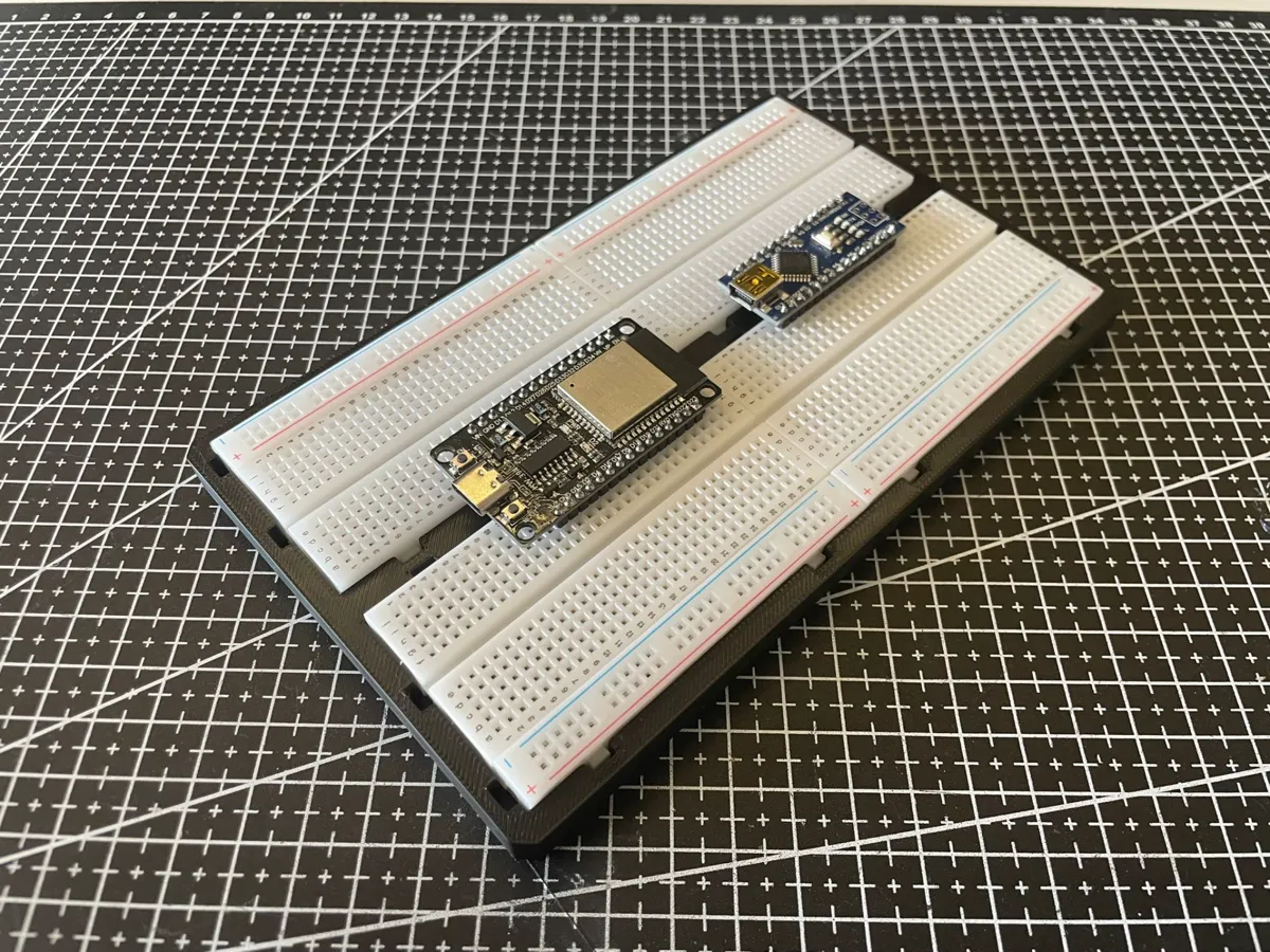 breadboard holder - fits esp32 and arduino - Free 3D Print Model ...