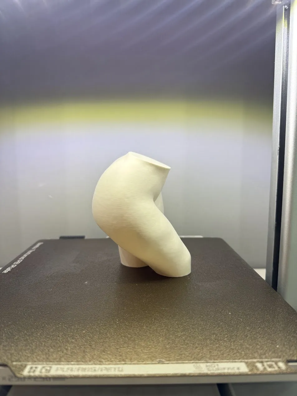 Minimalist Abstract Body Sculpture - Free 3D Print Model - MakerWorld