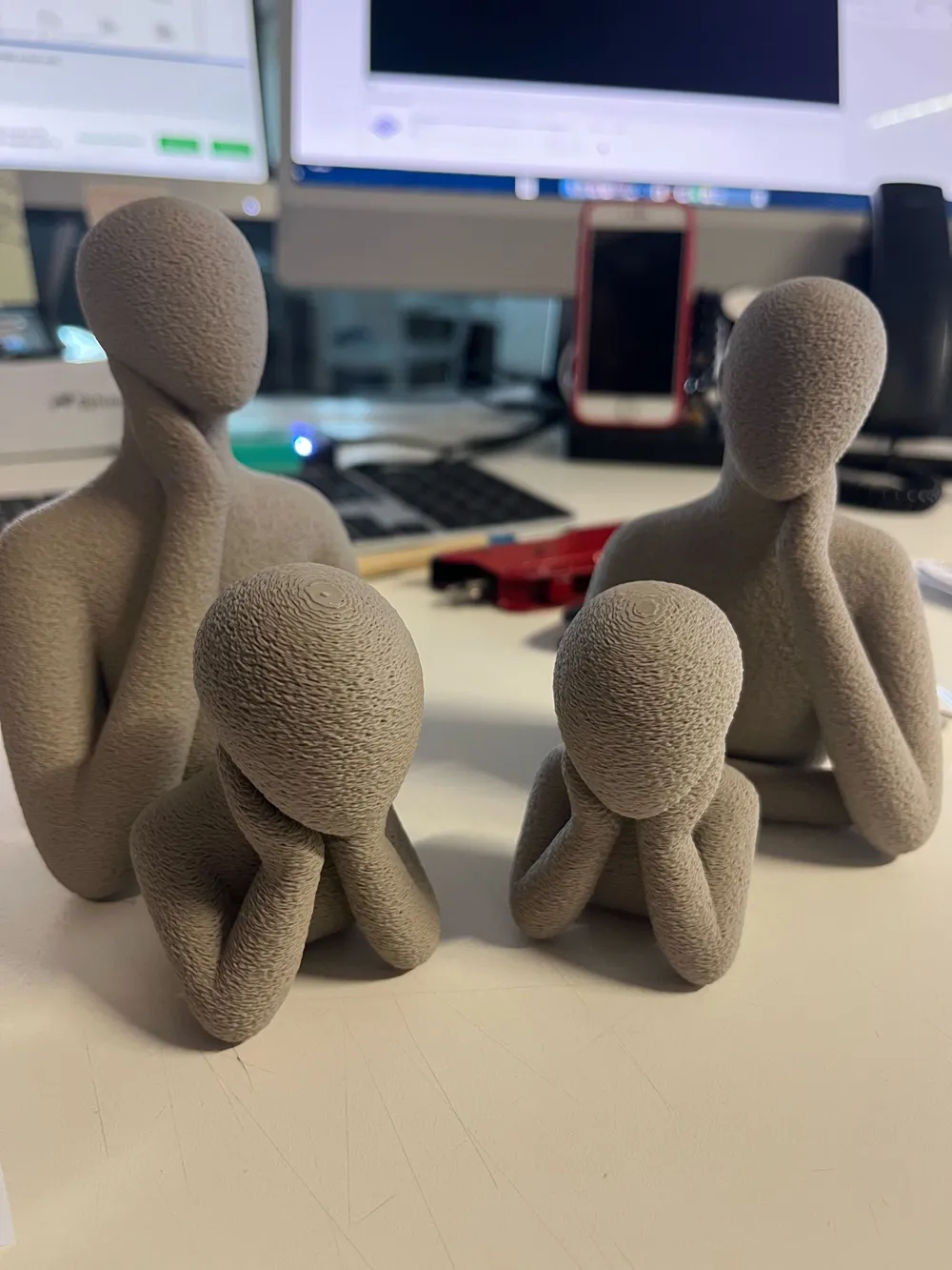 Modern Harmony Thinking Family Statue - Free 3D Print Model - MakerWorld