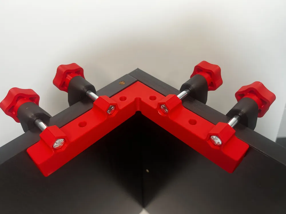 DIY 90-degree corner clamp by LMaker MakerWorld: Download Free 3D Models