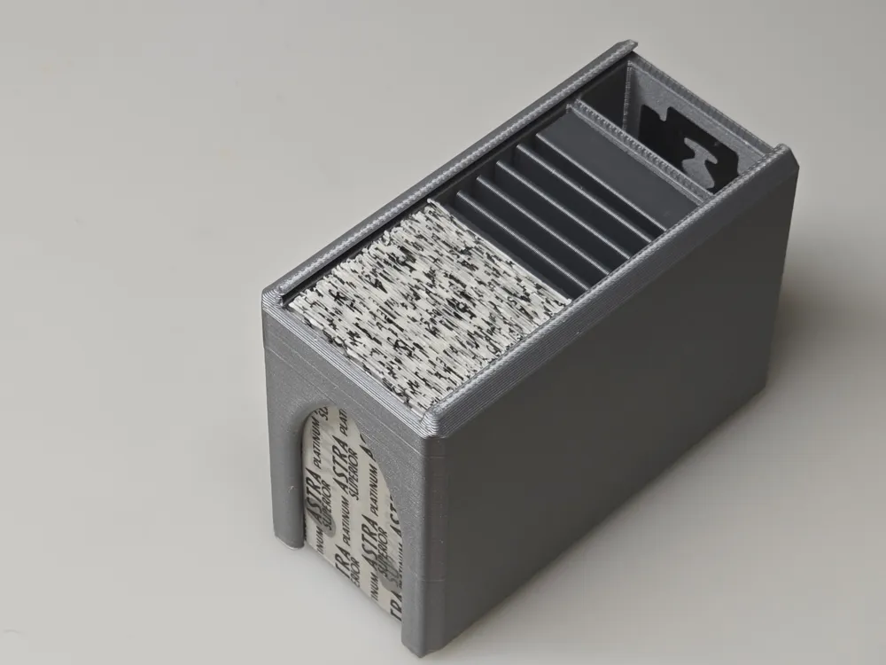 Razor Blade Holder and Dispenser - Free 3D Print Model - MakerWorld