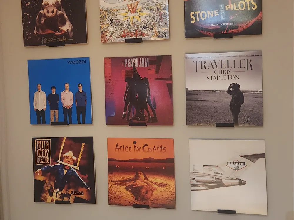 Album Wall Art / Vinyl Record Display Shelf by Kreda - MakerWorld