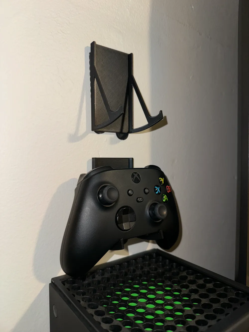 Wall Mount for XBOX Controller by Roughrider 3D - MakerWorld