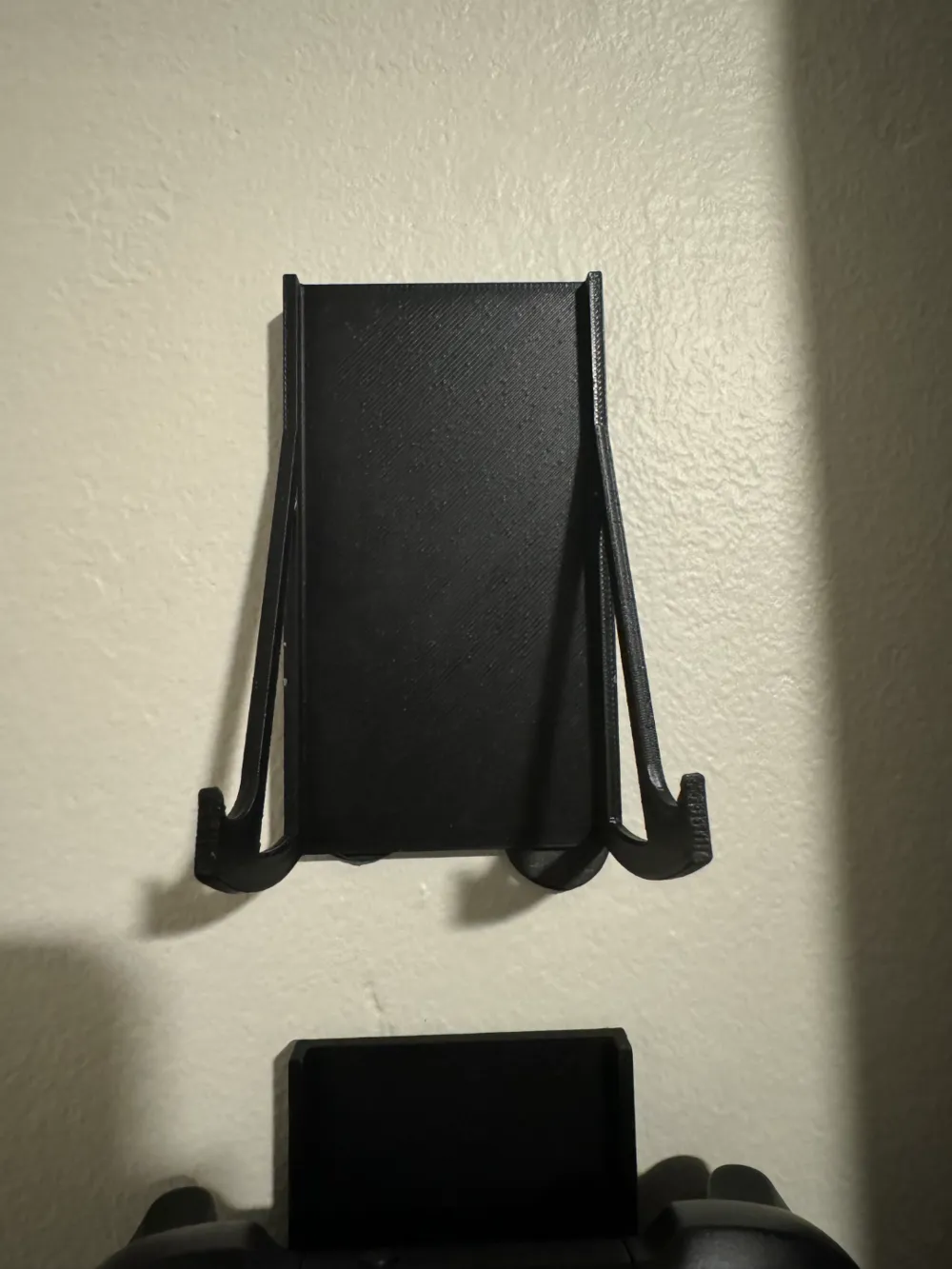 Wall Mount for XBOX Controller by Roughrider 3D - MakerWorld