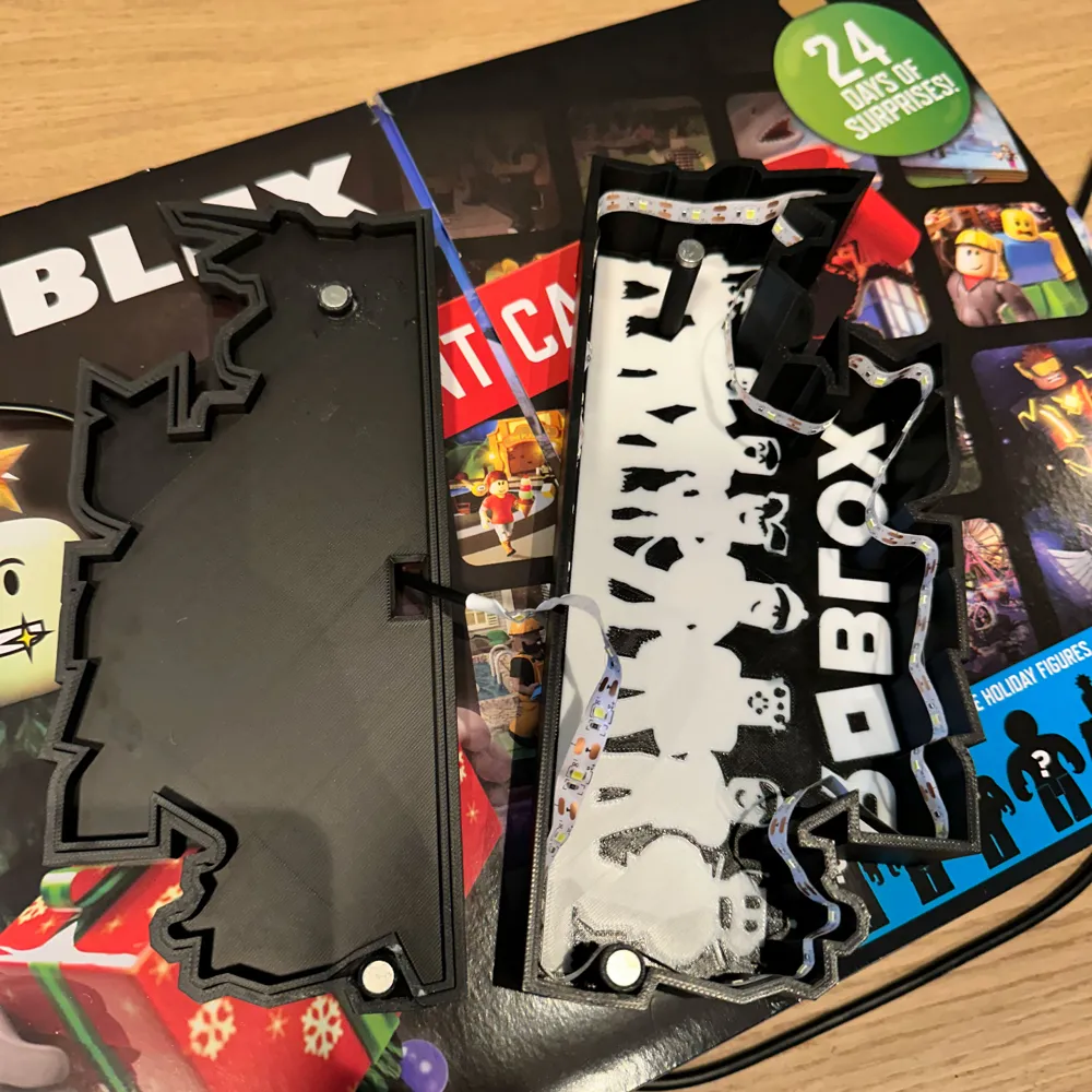 Roblox logo lightbox by duck3rs - MakerWorld