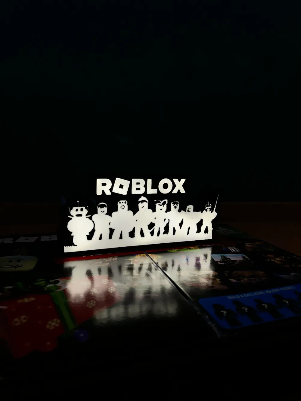 Roblox logo lightbox by duck3rs - MakerWorld