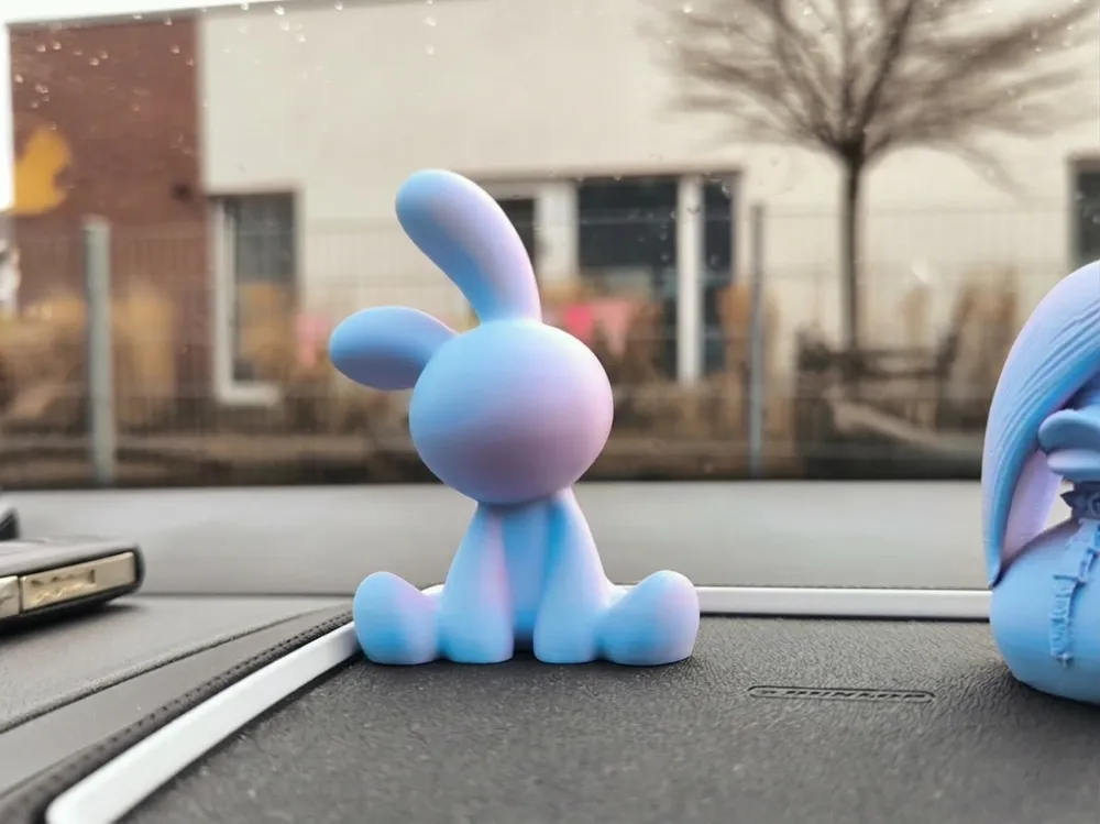 Luna the Chill Bunny 复活节兔子 - 免费 3D 打印模型 - MakerWorld