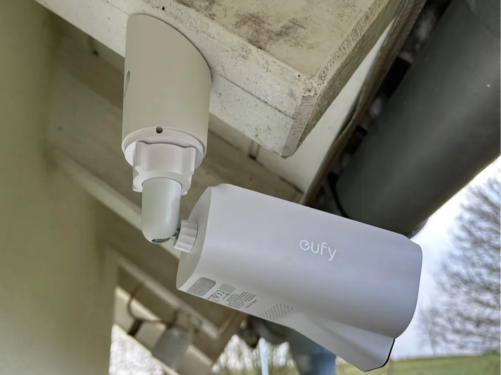 Eufy 摄像头适配器支架，用于 35° 斜角 - 免费 3D 打印模型 - MakerWorld