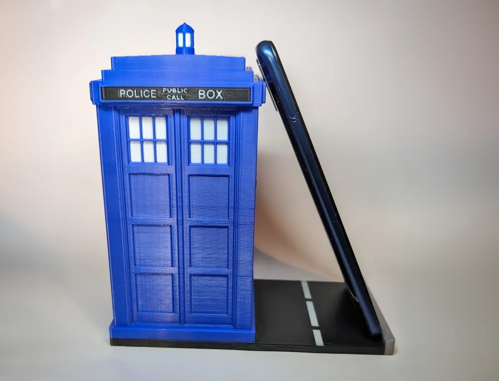 TARDIS Phone Stand by ByteSlinger - MakerWorld