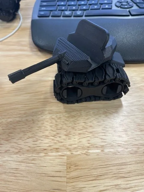 Tank Phone Holder (Tread Fidget) by patrickbryant1996 MakerWorld ...