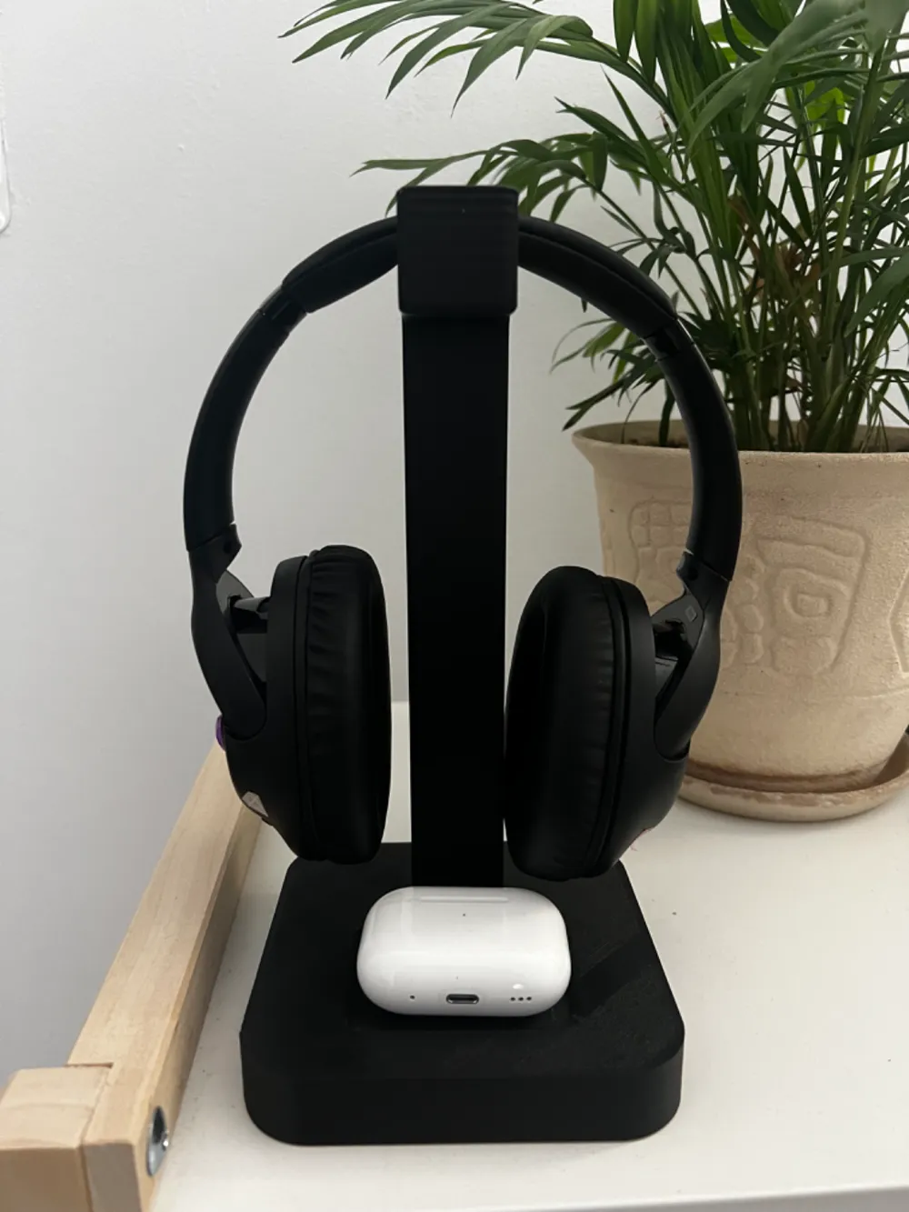 Minimalistic Headphone Stand with airpods place by MomentueM3D - MakerWorld