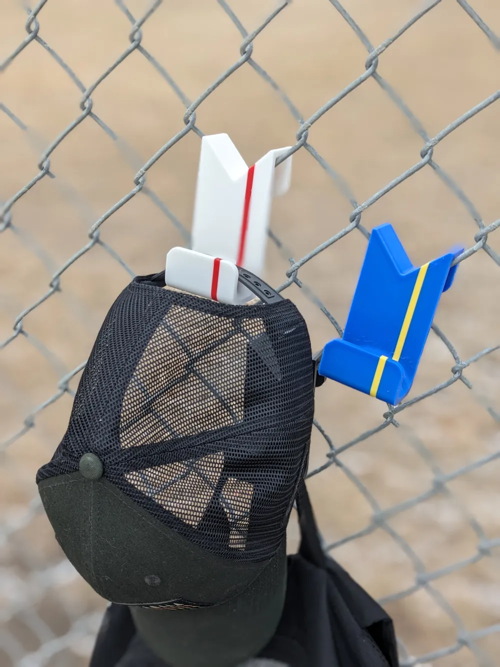 Chain Link Fence Hook by Hartwog MakerWorld: Download Free 3D Models