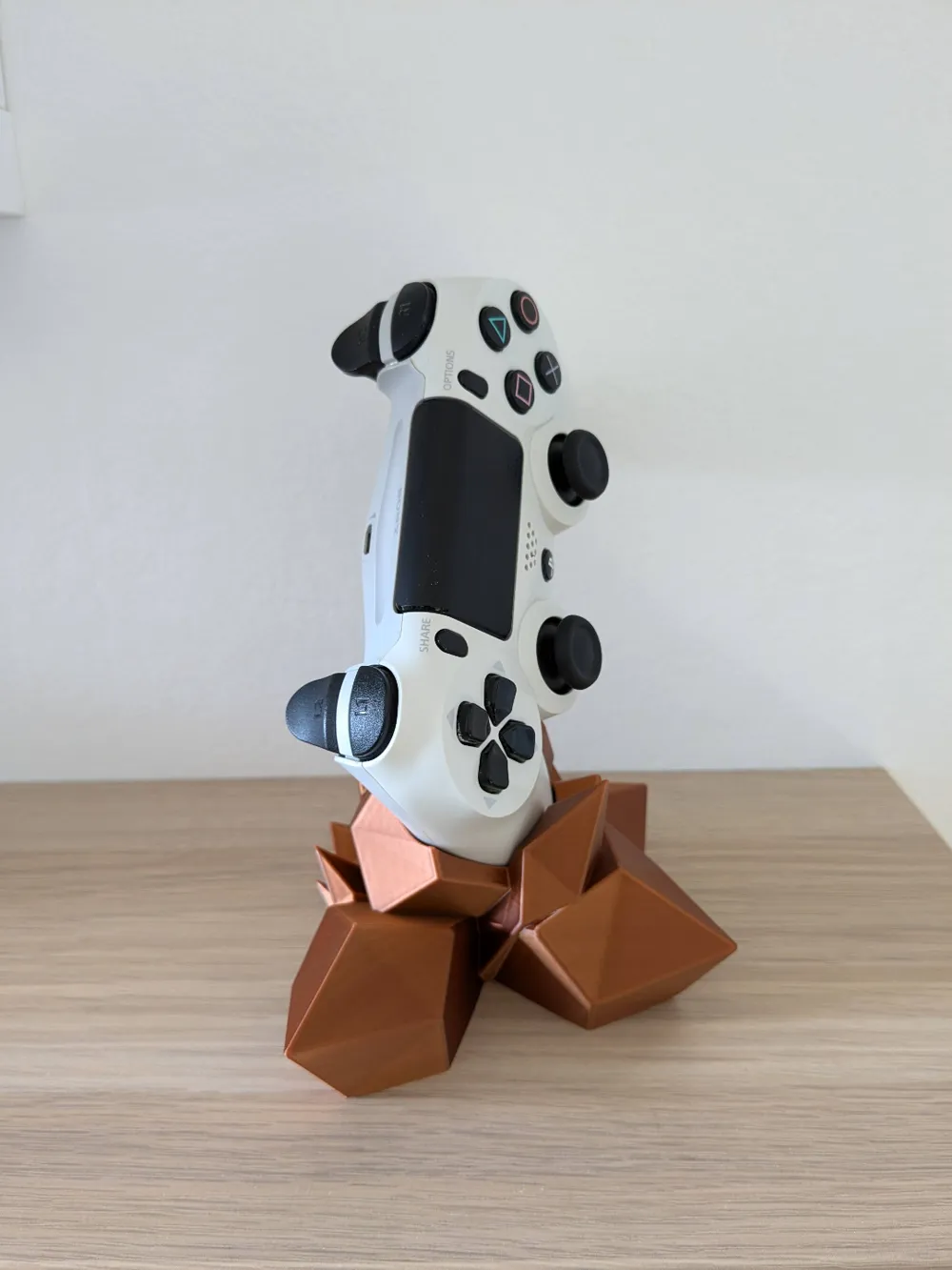 Playstation 4 Controller Stand Dualshock 4 Crystal by Draahl - MakerWorld