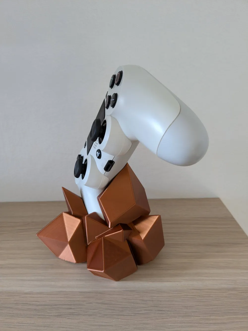 Playstation 4 Controller Stand Dualshock 4 Crystal by Draahl - MakerWorld