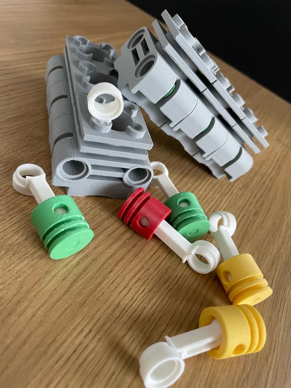 V6 Big Brick Engine 200 % by mathiasdela - MakerWorld