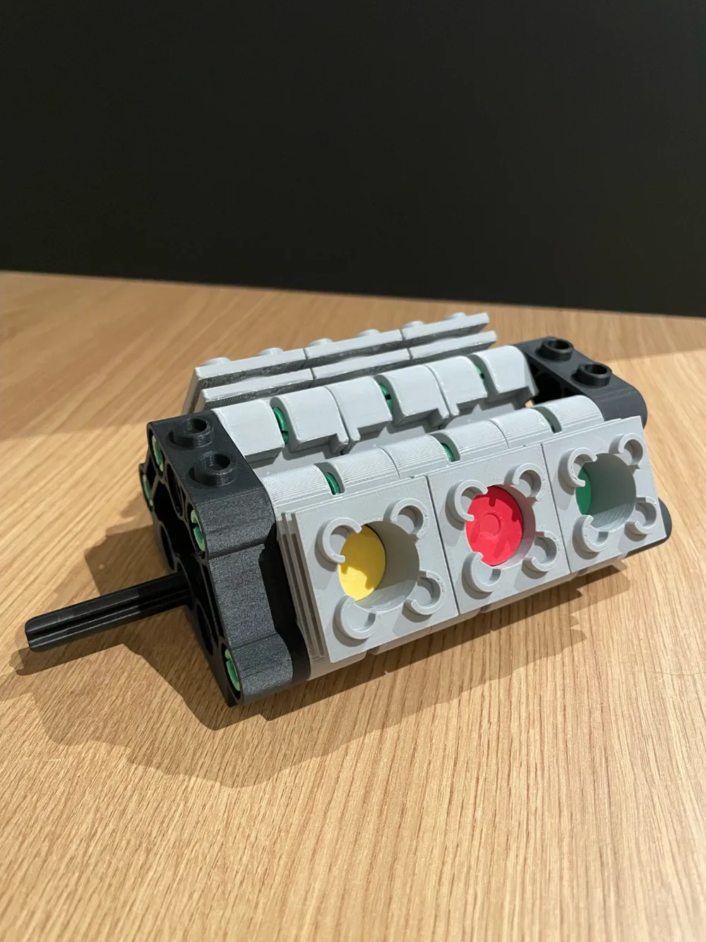 V6 Big Brick Engine 200 % by mathiasdela - MakerWorld