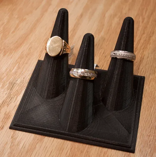 Ring holder for single or three rings by ronindesu - MakerWorld