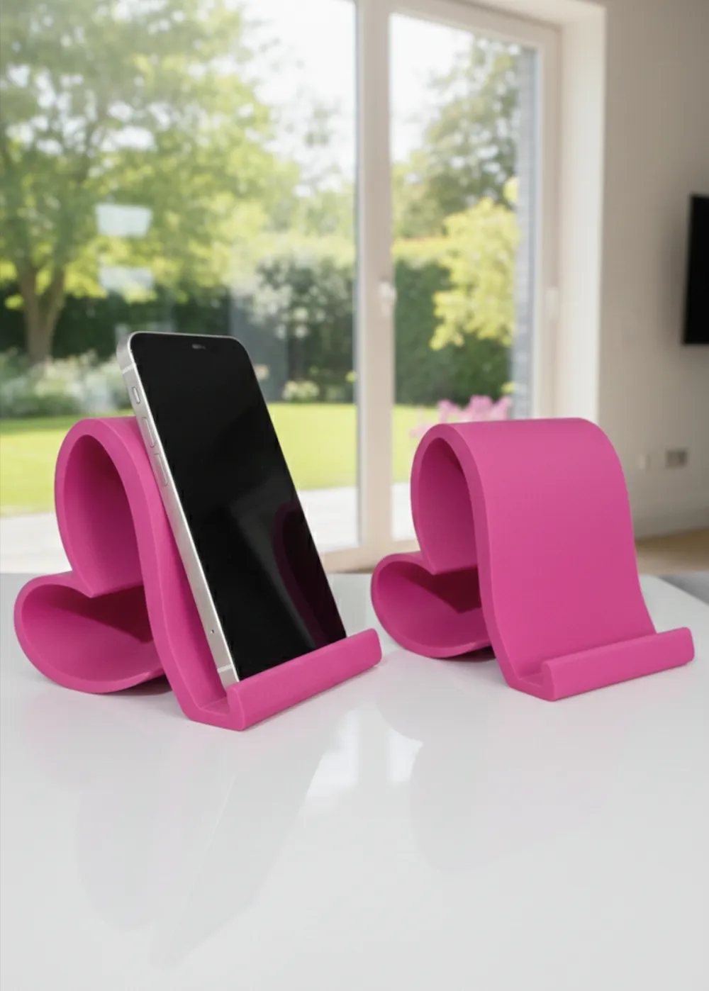 Minimal Heart Phone Stand - Free 3D Print Model - MakerWorld