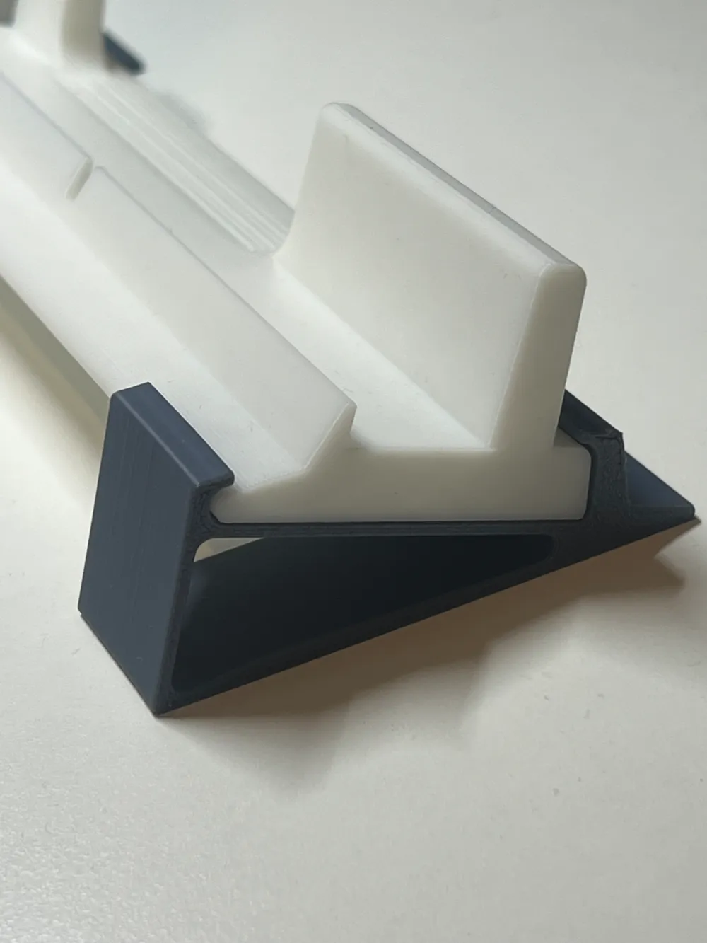 Lenovo Legion Go Leaning Desk Stand by ArvsNCarbs - MakerWorld