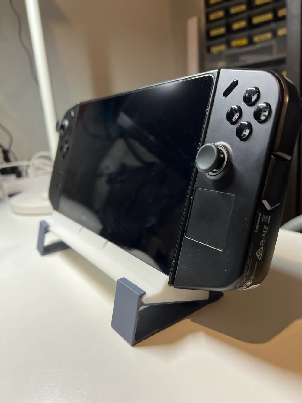 Lenovo Legion Go Leaning Desk Stand by ArvsNCarbs - MakerWorld