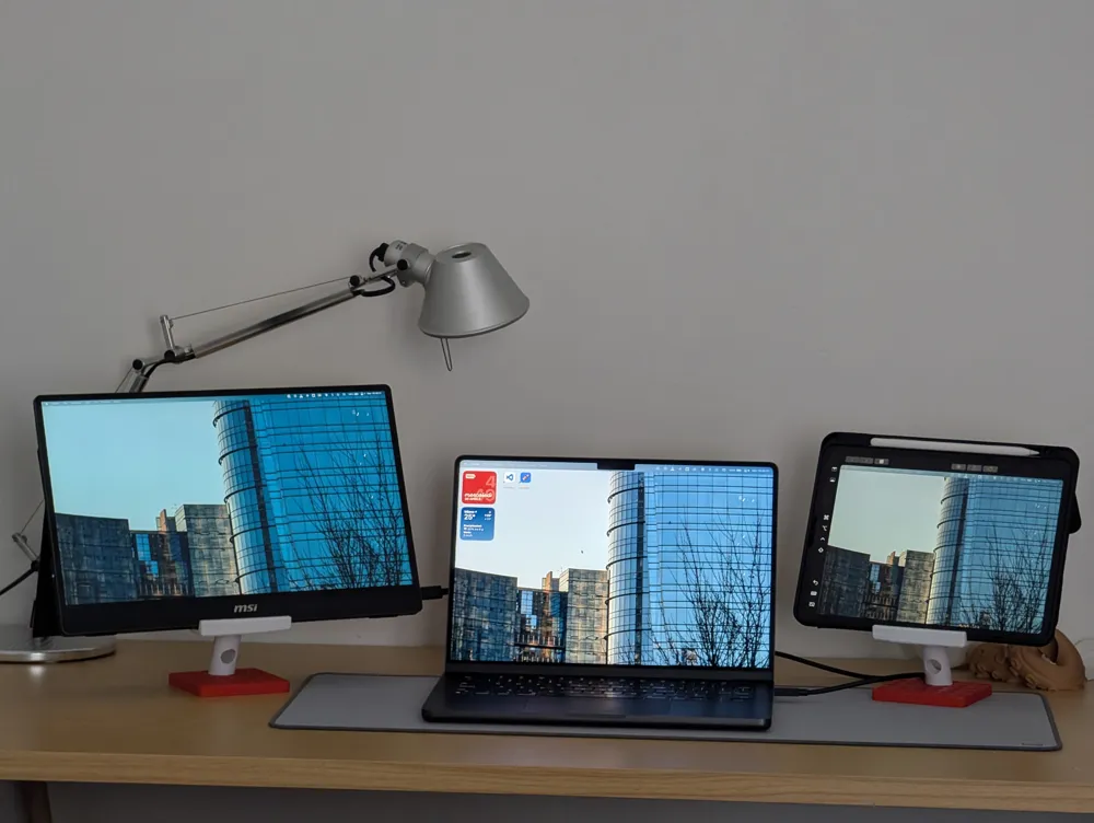 Minimal phone holder - Free 3D Print Model - MakerWorld