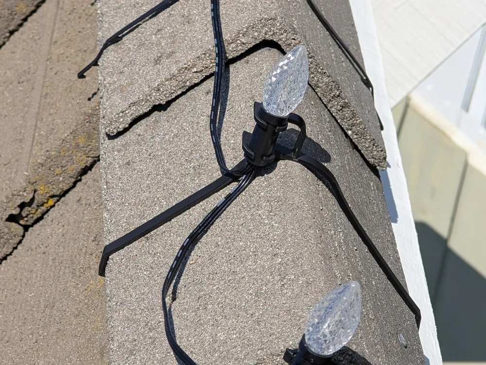 Roof Ridge Clips for C9 Christmas Lights - Free 3D Print Model - MakerWorld