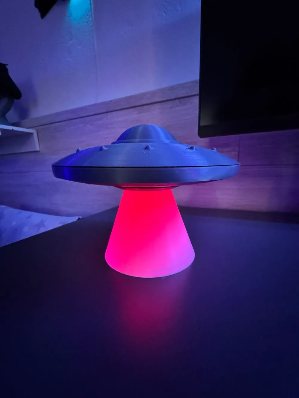 UFO OVNI Lamp Wireless by SouthLab MakerWorld: Download Free 3D Models