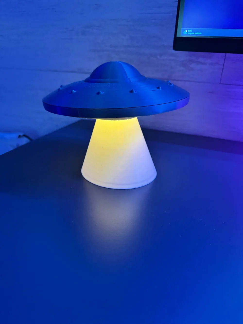 UFO OVNI Lamp Wireless - Free 3D Print Model - MakerWorld