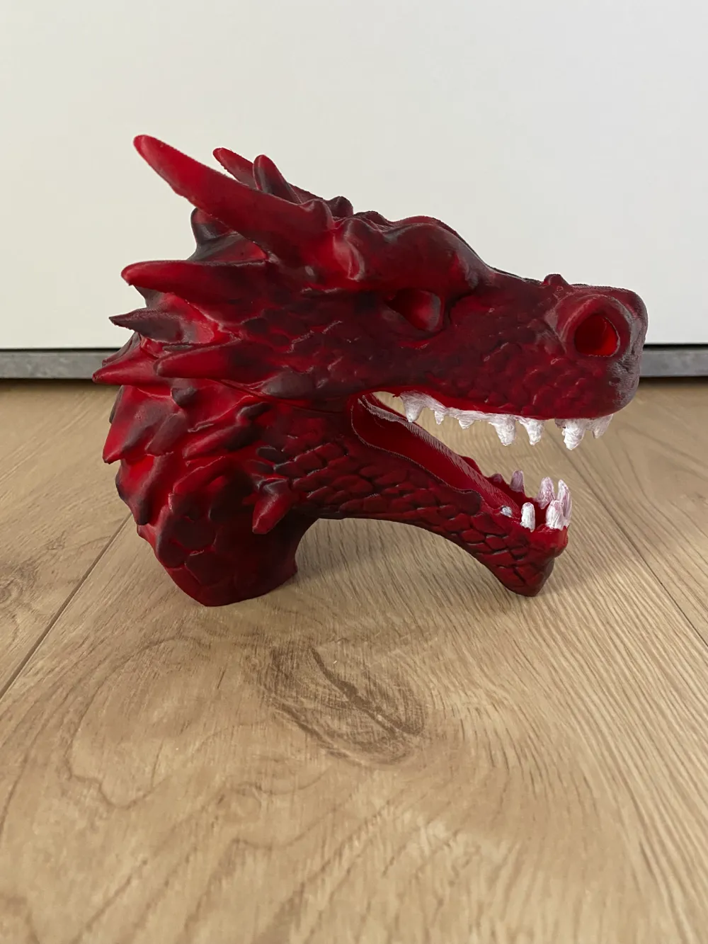 Dragon with glowing Eyes by Pedderick - MakerWorld