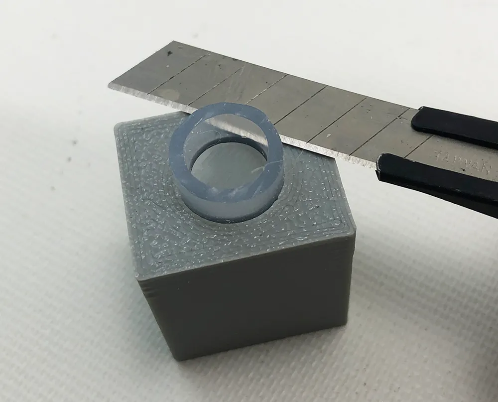 AMS front roller silicone tube cutter by Capitaine Bob - MakerWorld