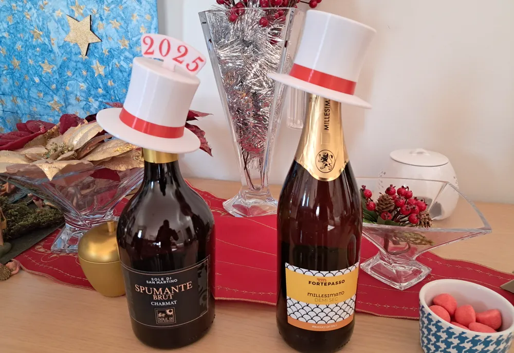 Elegant wine bottle hat by ITALIA - MakerWorld