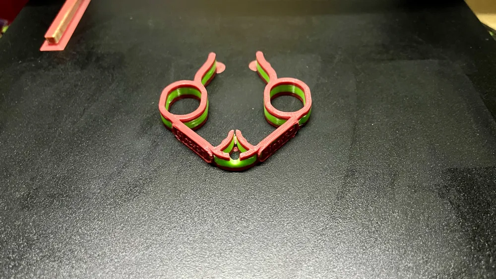 V-Grip Filament Clamp / Clip - Free Deluxe by Slow3D MakerWorld ...